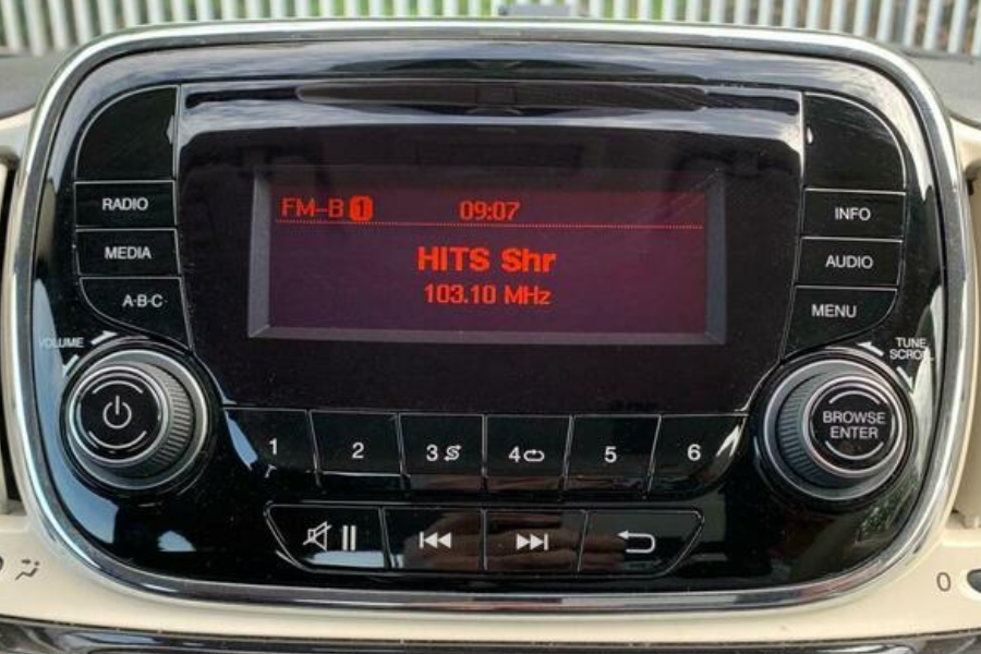 Fiat 500 1st Gen Facelift Original radio options - InCarTec